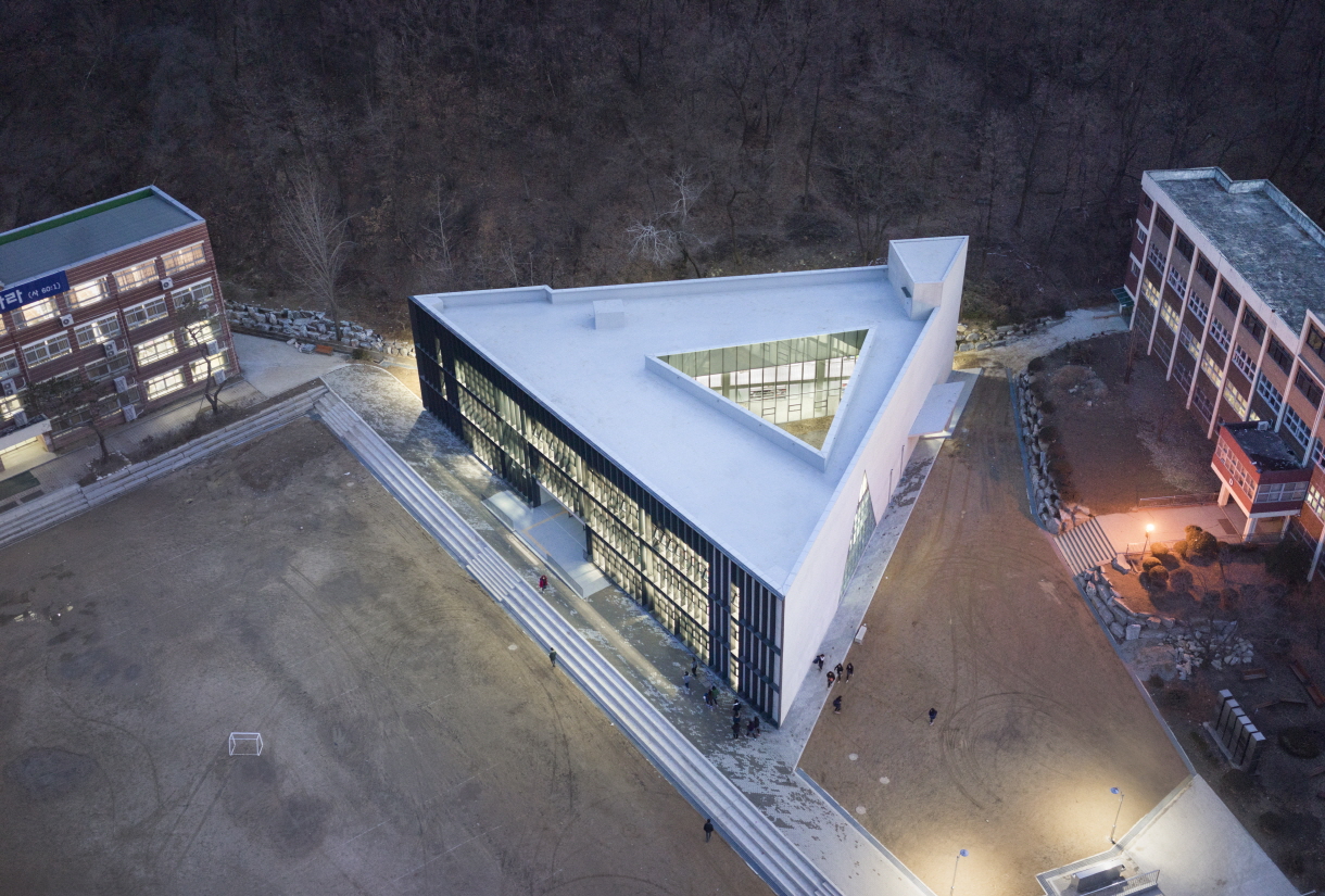 DH TRIANGLE SCHOOL/ NAMELESS – 마실와이드_MasilWIDE